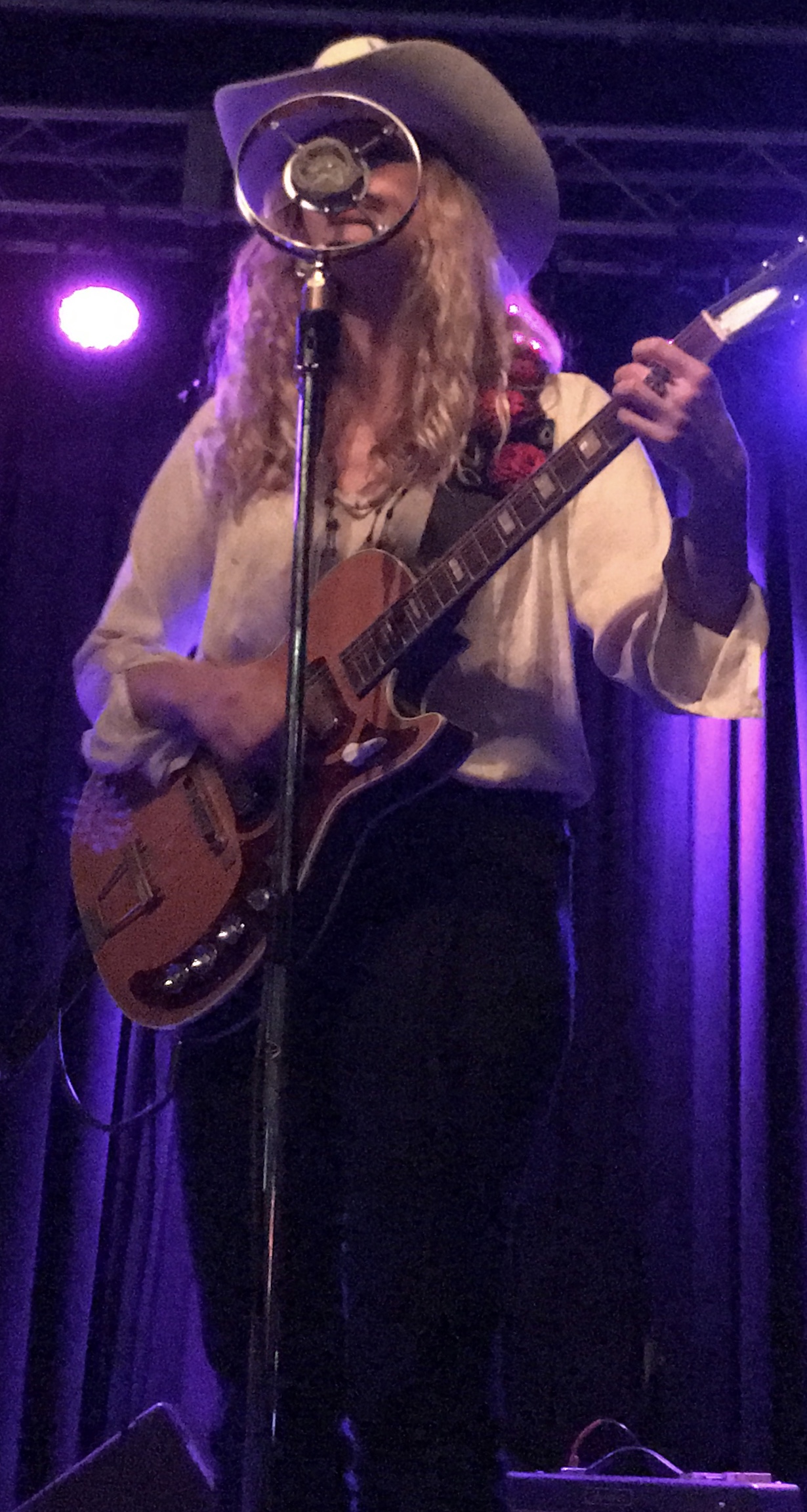 Leslie Stevens Live: Salvation in Song (A Review) – The Old Grey Cat